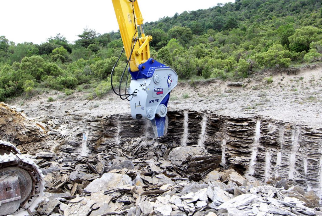 Xcentric ripper mining - Marubeni Komatsu