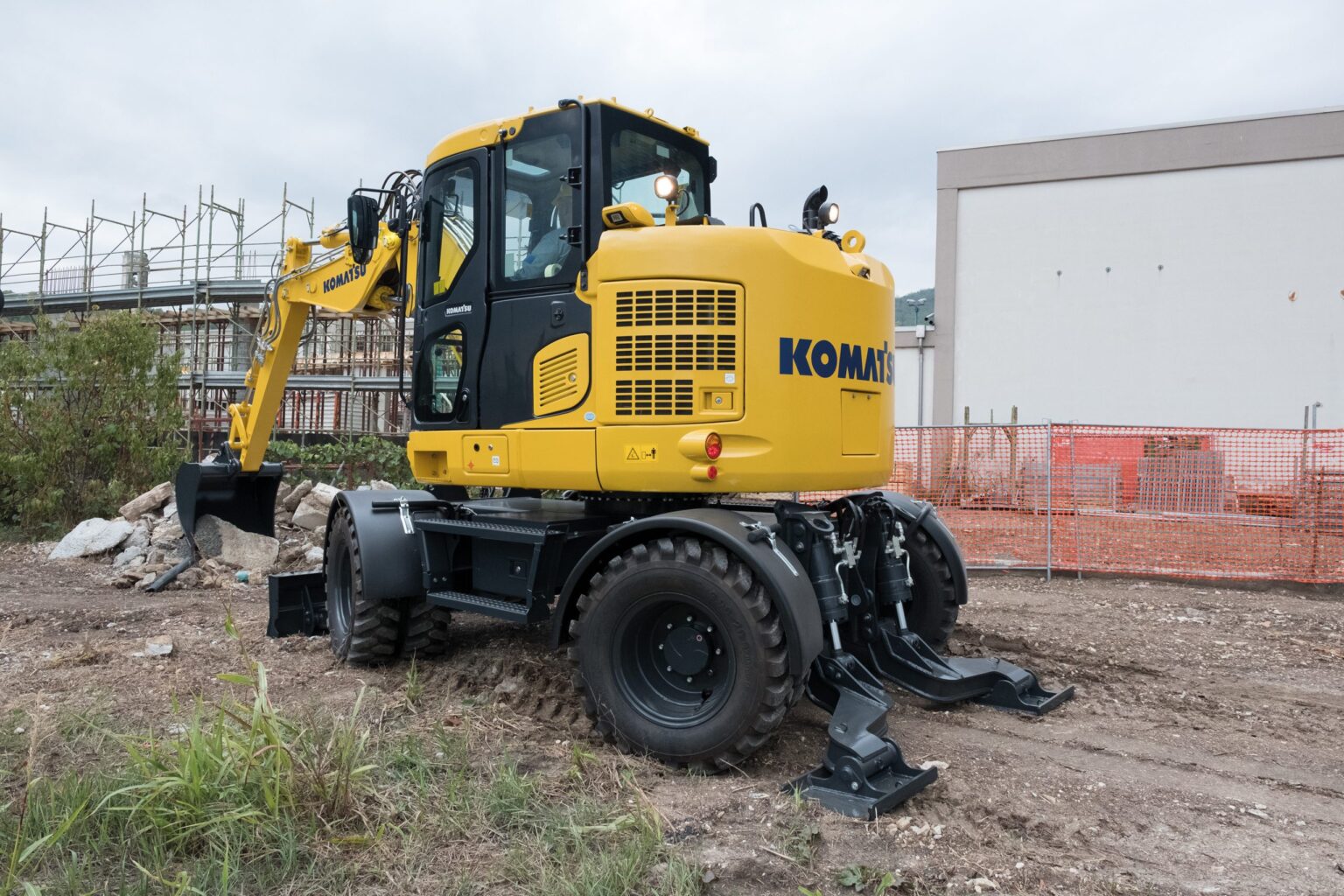 Tips to reduce your Komatsu machine’s fuel consumption - Marubeni Komatsu